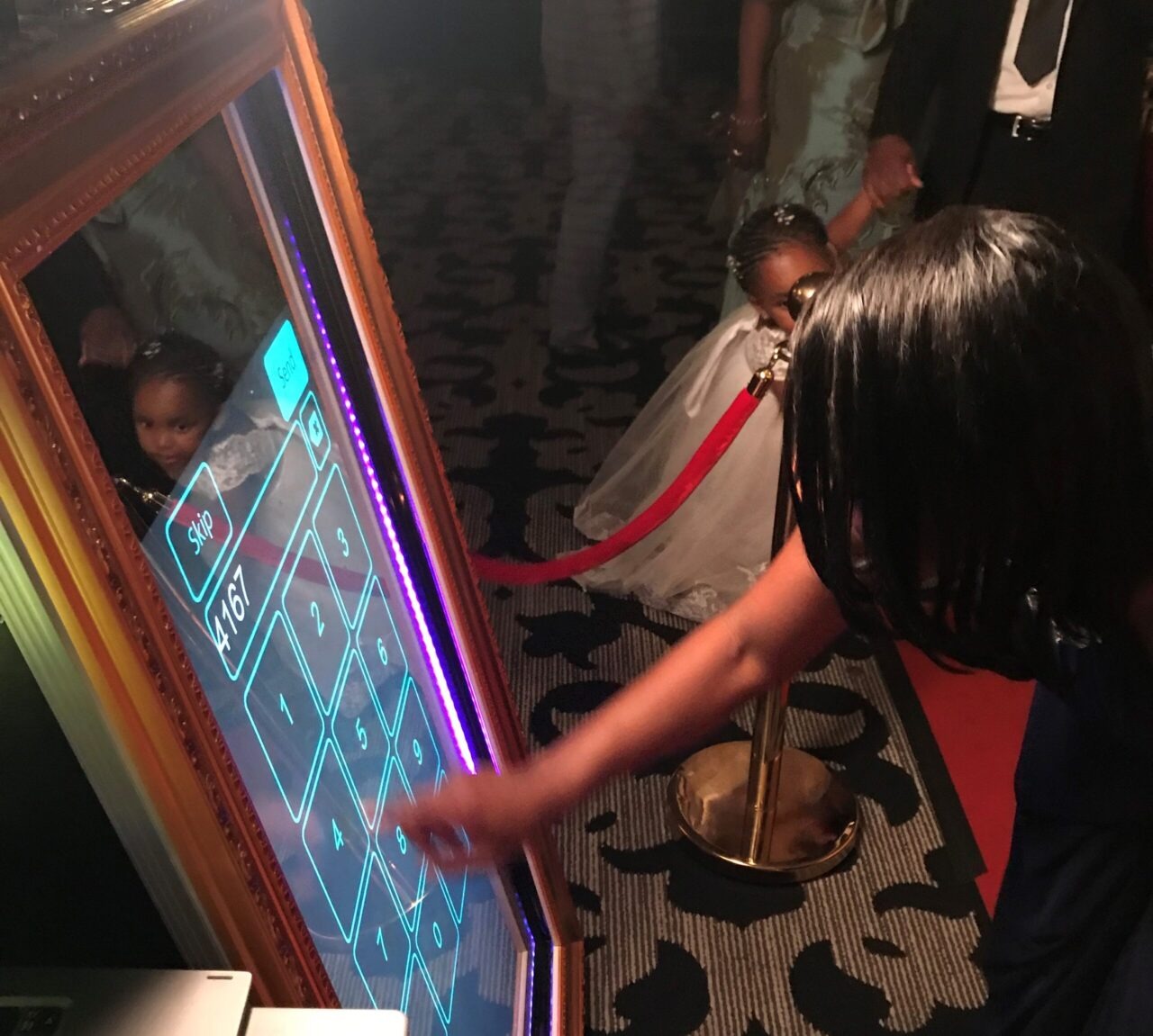 Magic Mirror Photo booth, Quebec city, MTL - Get the VIP experience